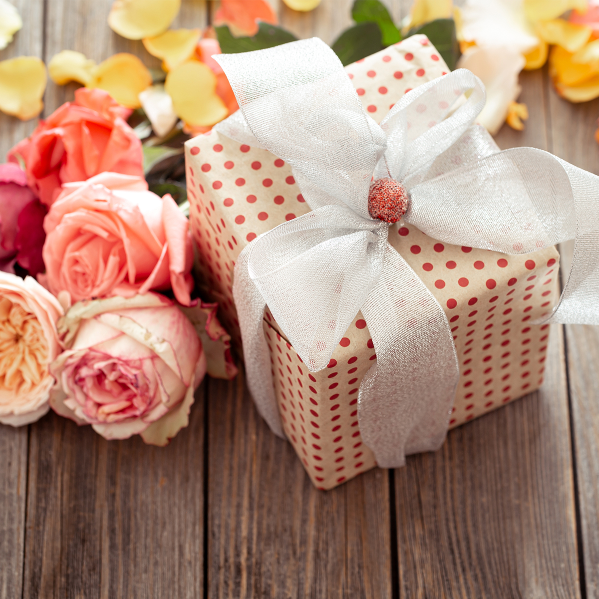 $10 OFF At Humming Flowers & Gifts Pte Ltd | HomeTeamNS